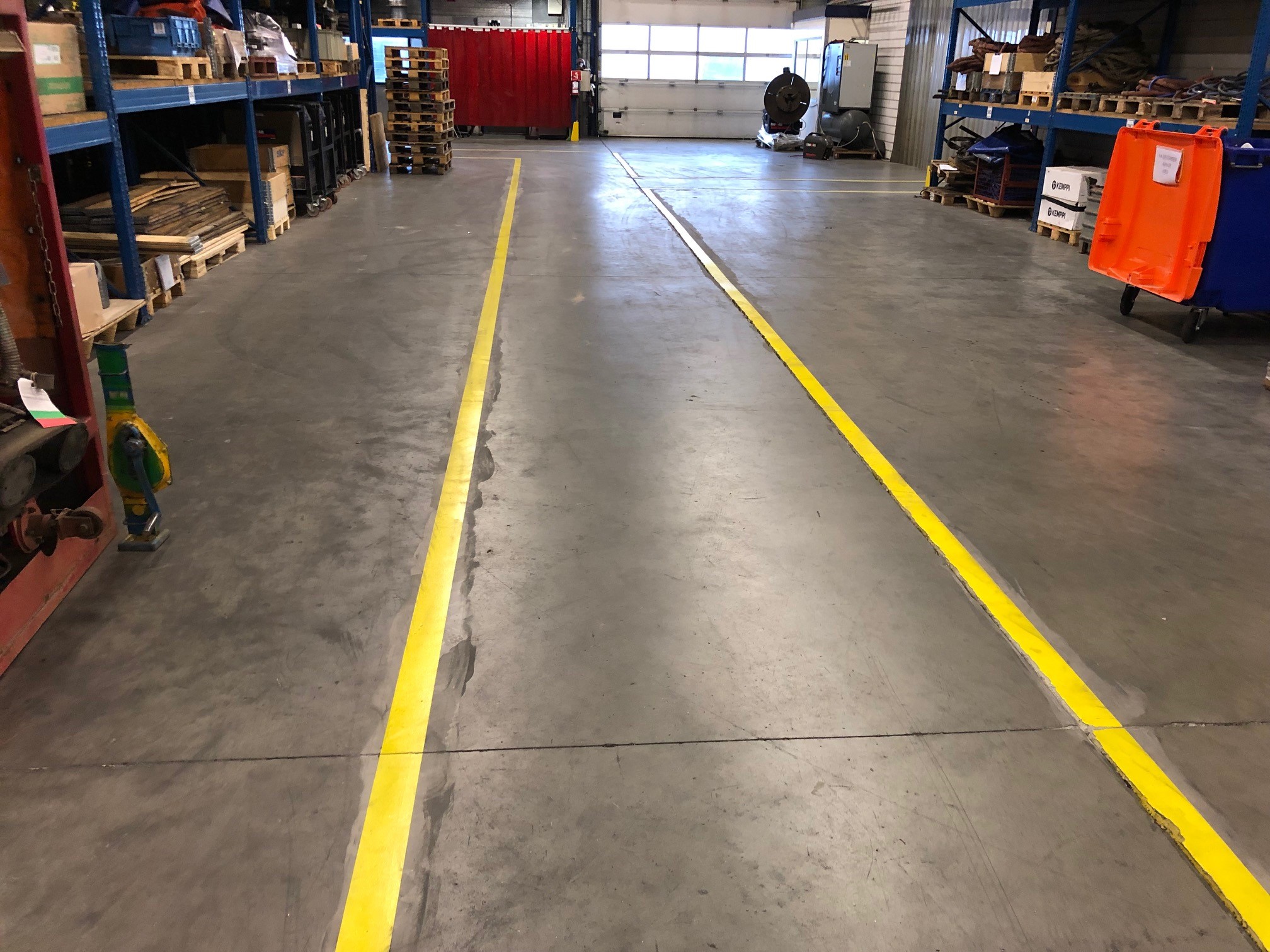 Floor markings in a work space - RibbStyle