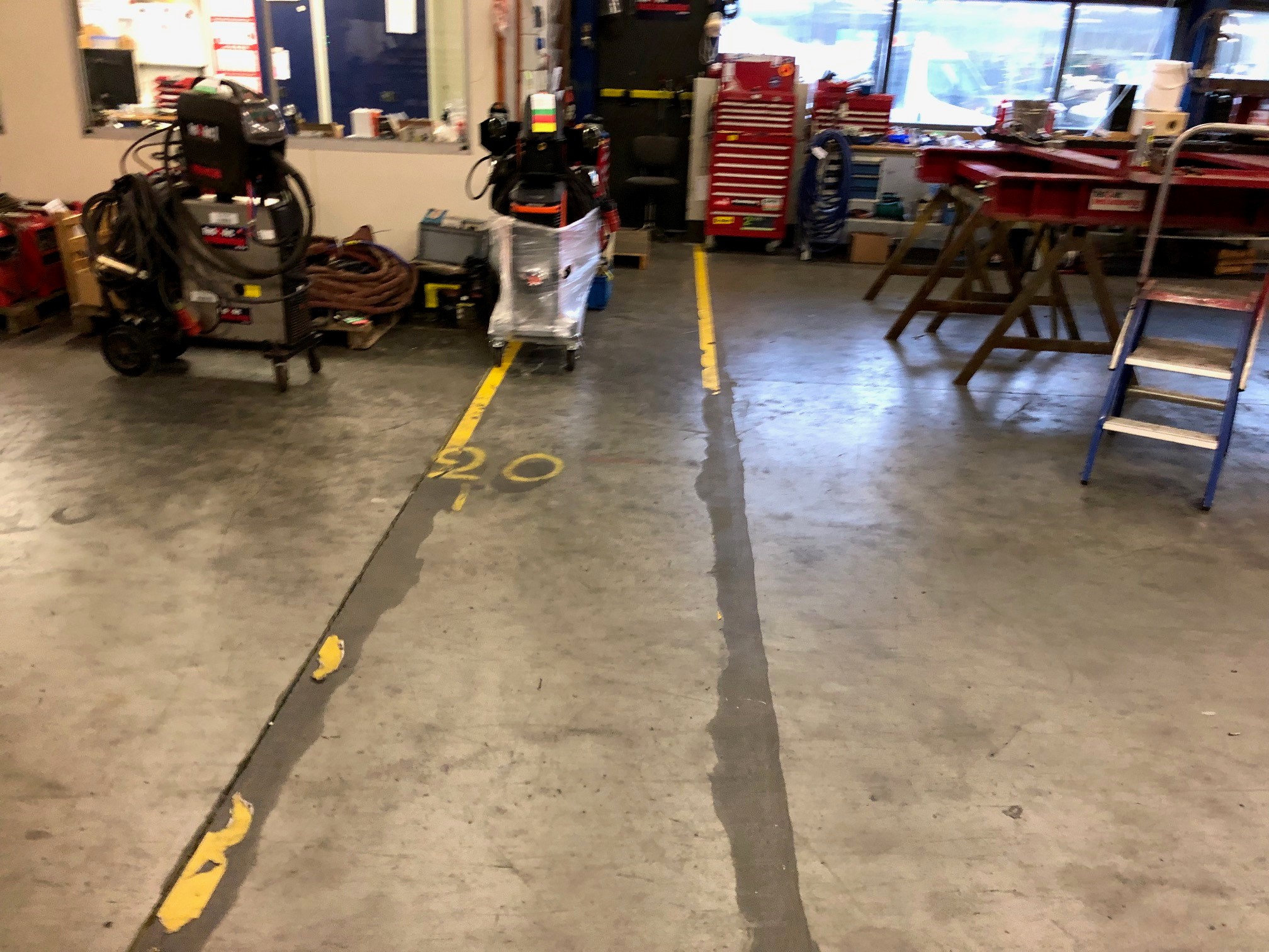 Floor markings in a work space - RibbStyle